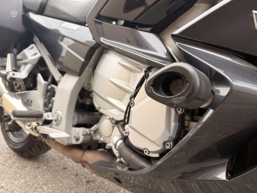 Yamaha FJR 2018 Viļņa, ar dzinēja tilpumu 1.30 L un nobraukumu 38 tūkst. km par 9500 €, foto 16 vietnē AUTOMOTO.COM.LV