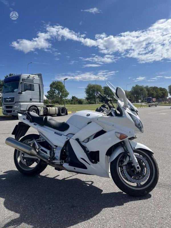 Balts Yamaha FJR 2012 Klaipėda, ar dzinēja tilpumu 1.30 L un nobraukumu 62 tūkst. km par 4600 €, foto 1 vietnē AUTOMOTO.COM.LV