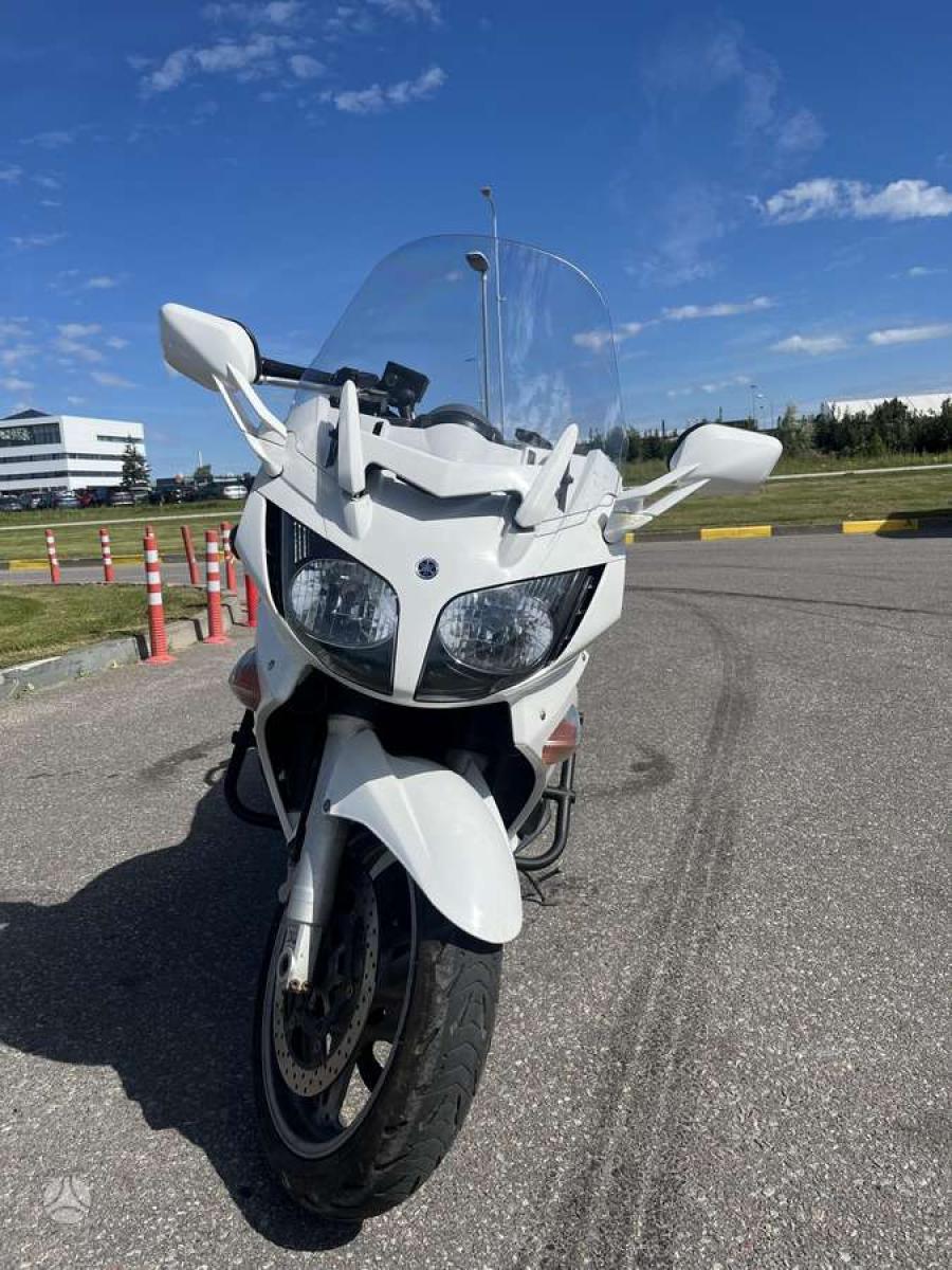 White Yamaha FJR 2012 in Klaipeda, with an engine capacity of 1.30 L and mileage of 62 thousand km for 4600 €, photo 3 on AUTOMOTO.COM.LV