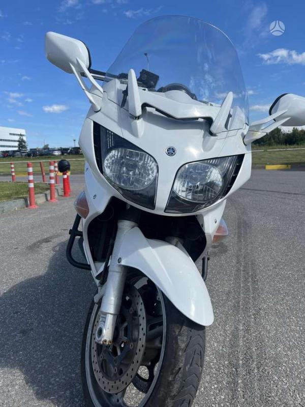Balts Yamaha FJR 2012 Klaipėda, ar dzinēja tilpumu 1.30 L un nobraukumu 62 tūkst. km par 4600 €, foto 3 vietnē AUTOMOTO.COM.LV