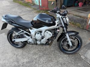 Melns Yamaha FZ 6 2003 Visaginas, ar dzinēja tilpumu 0.60 L un nobraukumu 43 tūkst. km par 1850 €, foto  vietnē AUTOMOTO.COM.LV