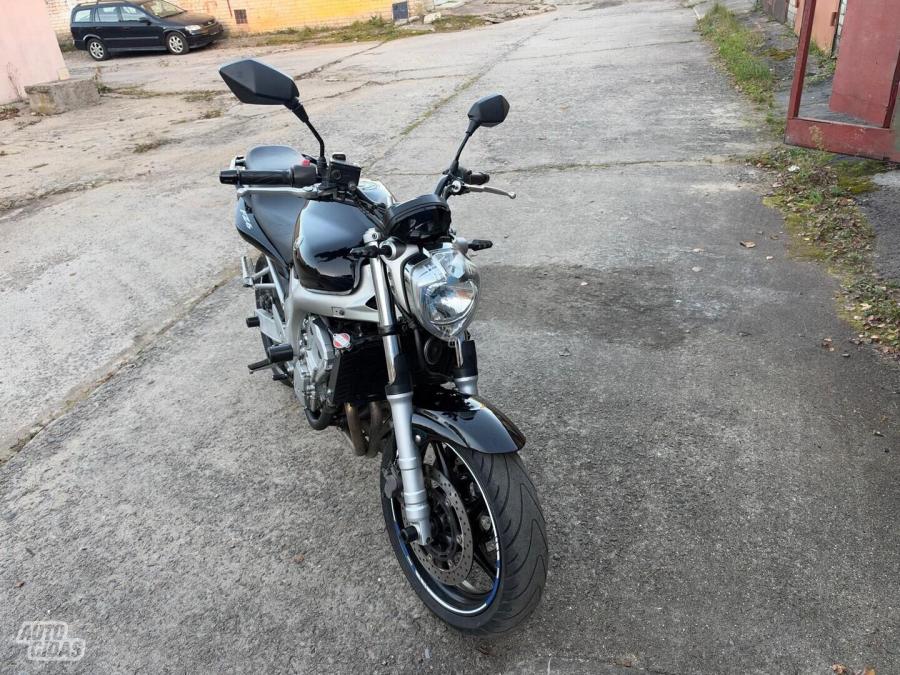 Melns Yamaha FZ 6 2003 Visaginas, ar dzinēja tilpumu 0.60 L un nobraukumu 43 tūkst. km par 1850 €, foto 3 vietnē AUTOMOTO.COM.LV