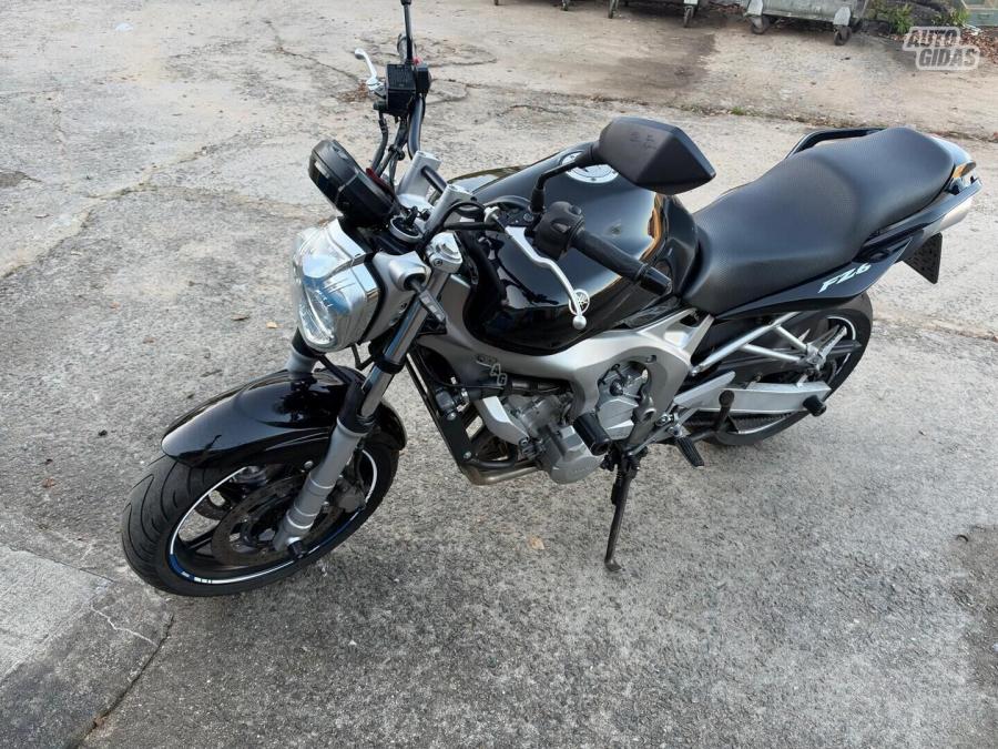Melns Yamaha FZ 6 2003 Visaginas, ar dzinēja tilpumu 0.60 L un nobraukumu 43 tūkst. km par 1850 €, foto 4 vietnē AUTOMOTO.COM.LV
