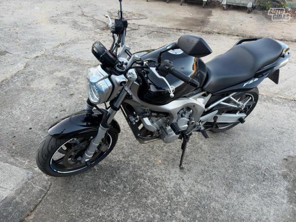 Melns Yamaha FZ 6 2003 Visaginas, ar dzinēja tilpumu 0.60 L un nobraukumu 43 tūkst. km par 1850 €, foto 4 vietnē AUTOMOTO.COM.LV