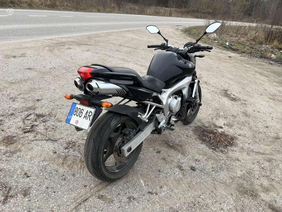 Черный Ямаха FZ 6 2004 в Вильнюс, объемом двигателя 0.60 л и пробегом 66 тыс. км за 1800 €, фото 1 на AUTOMOTO.COM.LV