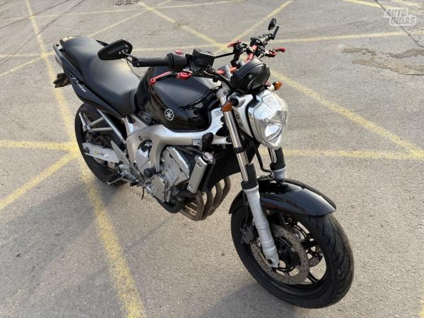 Melns Yamaha FZ 6 2004 Kauņa, ar dzinēja tilpumu 0.60 L un nobraukumu 64 tūkst. km par 2200 €, foto 1 vietnē AUTOMOTO.COM.LV