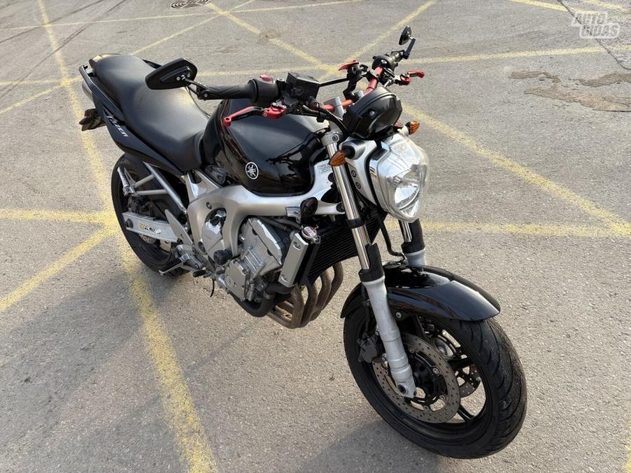Black Yamaha FZ 6 2004 in Kaunas, with an engine capacity of 0.60 L and mileage of 64 thousand km for 2200 €, photo 1 on AUTOMOTO.COM.LV