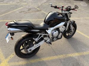 Black Yamaha FZ 6 2004 in Kaunas, with an engine capacity of 0.60 L and mileage of 64 thousand km for 2200 €, photo 3 on AUTOMOTO.COM.LV