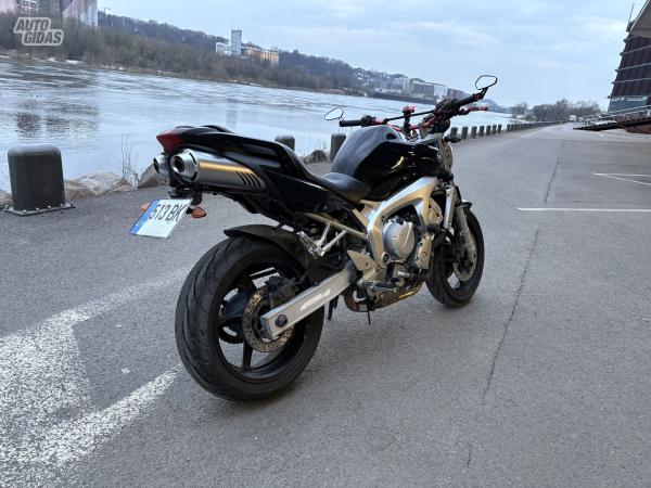 Melns Yamaha FZ 6 2004 Kauņa, ar dzinēja tilpumu 0.60 L un nobraukumu 64 tūkst. km par 2200 €, foto 7 vietnē AUTOMOTO.COM.LV