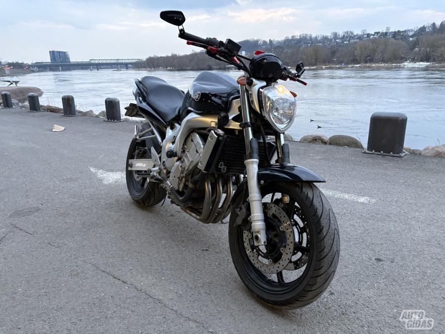 Black Yamaha FZ 6 2004 in Kaunas, with an engine capacity of 0.60 L and mileage of 64 thousand km for 2200 €, photo 8 on AUTOMOTO.COM.LV