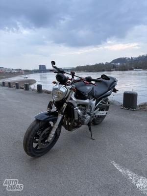 Black Yamaha FZ 6 2004 in Kaunas, with an engine capacity of 0.60 L and mileage of 64 thousand km for 2200 €, photo 9 on AUTOMOTO.COM.LV