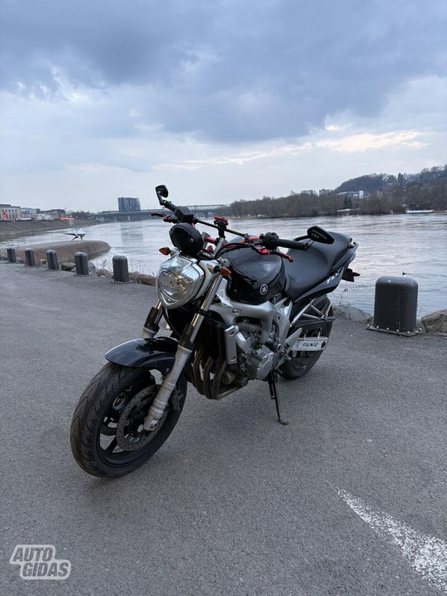 Black Yamaha FZ 6 2004 in Kaunas, with an engine capacity of 0.60 L and mileage of 64 thousand km for 2200 €, photo 9 on AUTOMOTO.COM.LV