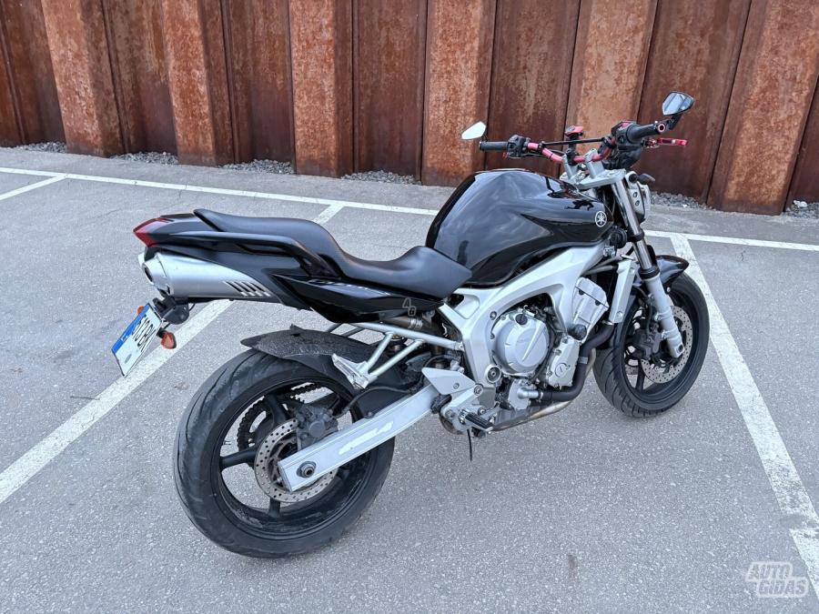 Black Yamaha FZ 6 2004 in Kaunas, with an engine capacity of 0.60 L and mileage of 64 thousand km for 2200 €, photo 12 on AUTOMOTO.COM.LV