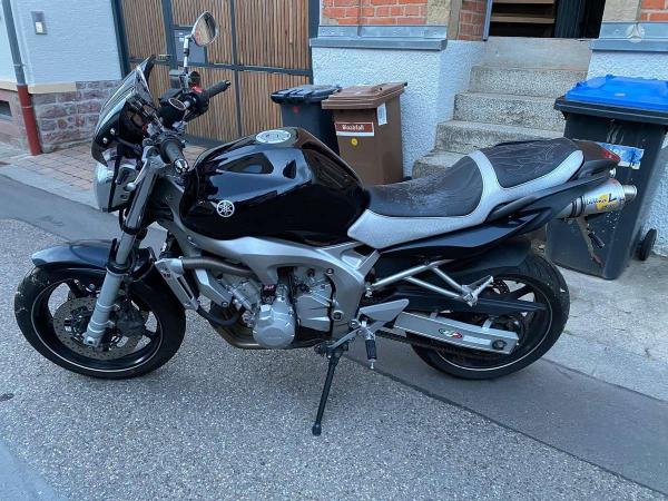 Black Yamaha FZ 6 2004 in Klaipeda, with an engine capacity of 0.60 L and mileage of 14 thousand km for 2700 €, photo 3 on AUTOMOTO.COM.LV