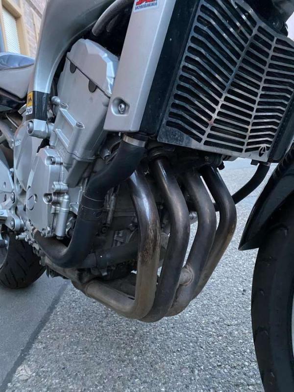 Black Yamaha FZ 6 2004 in Klaipeda, with an engine capacity of 0.60 L and mileage of 14 thousand km for 2700 €, photo 10 on AUTOMOTO.COM.LV