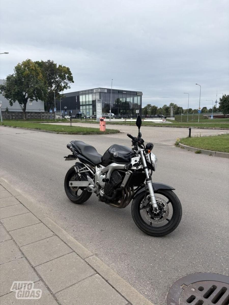 Черный Ямаха FZ 6 2004 в Вильнюс, объемом двигателя 0.60 л и пробегом 65 тыс. км за 2400 €, фото 5 на AUTOMOTO.COM.LV