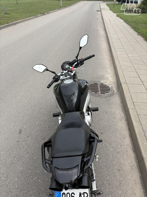 Black Yamaha FZ 6 2004 in Vilnius, with an engine capacity of 0.60 L and mileage of 65 thousand km for 2400 €, photo 6 on AUTOMOTO.COM.LV