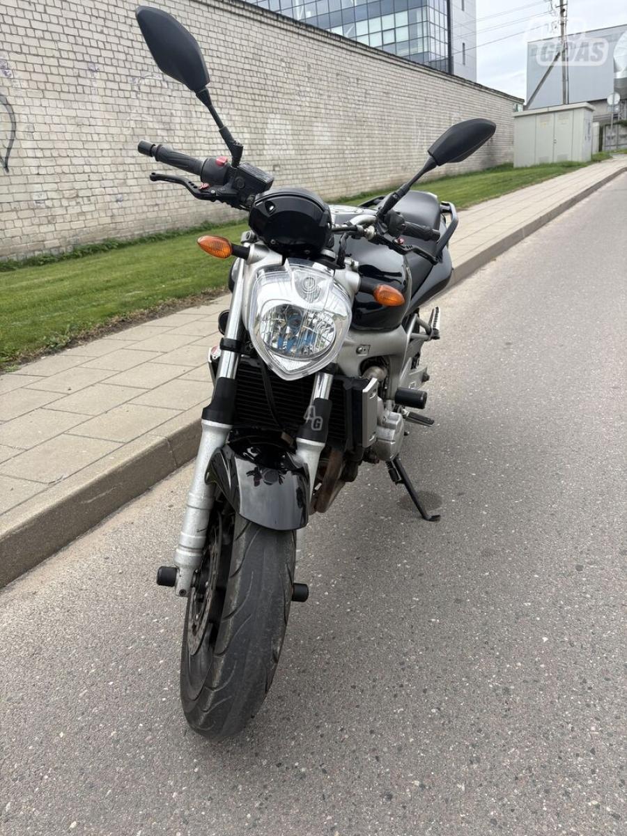 Черный Ямаха FZ 6 2004 в Вильнюс, объемом двигателя 0.60 л и пробегом 65 тыс. км за 2400 €, фото 7 на AUTOMOTO.COM.LV