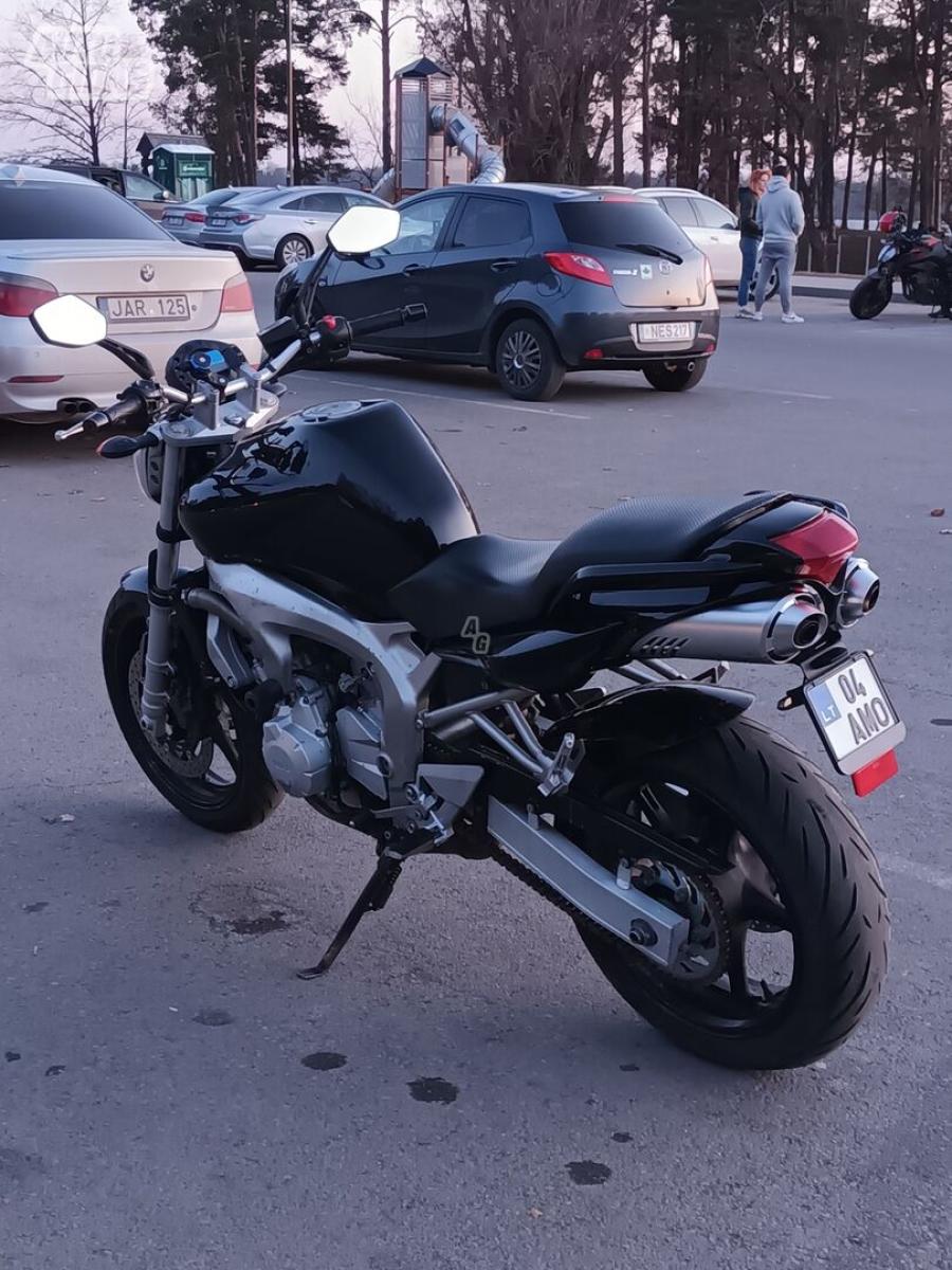 Melns Yamaha FZ 6 2005 Kauņa, ar dzinēja tilpumu 0.60 L un nobraukumu 65 tūkst. km par 2000 €, foto 4 vietnē AUTOMOTO.COM.LV
