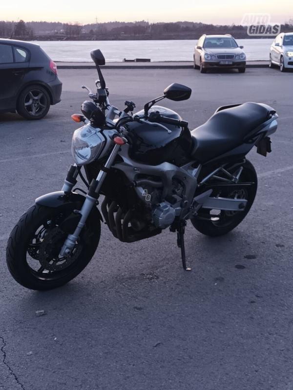 Melns Yamaha FZ 6 2005 Kauņa, ar dzinēja tilpumu 0.60 L un nobraukumu 65 tūkst. km par 2000 €, foto 4 vietnē AUTOMOTO.COM.LV