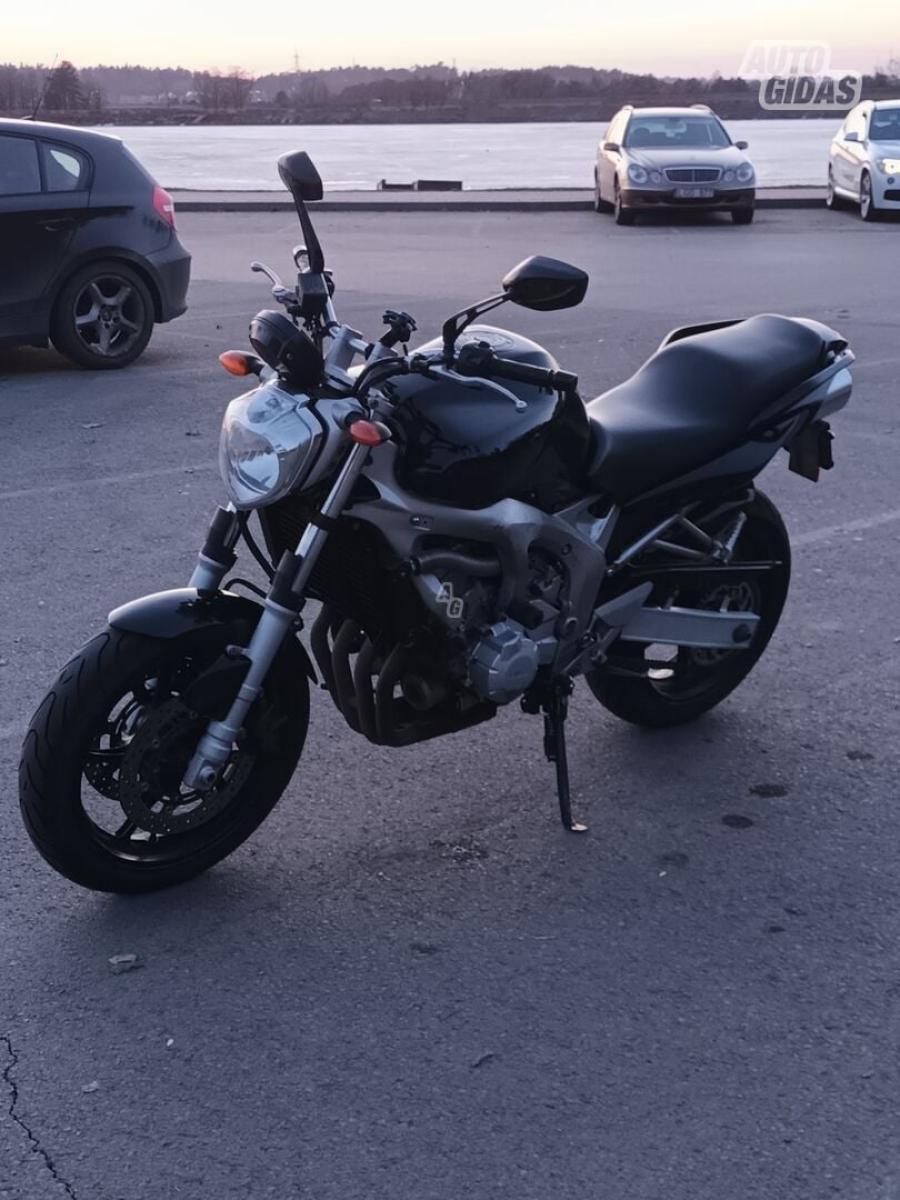 Melns Yamaha FZ 6 2005 Kauņa, ar dzinēja tilpumu 0.60 L un nobraukumu 65 tūkst. km par 2000 €, foto 5 vietnē AUTOMOTO.COM.LV