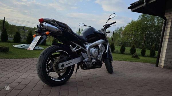 Black Yamaha FZ 6 2005 in Vilnius, with an engine capacity of 0.60 L and mileage of 41 thousand km for 2200 €, photo 2 on AUTOMOTO.COM.LV