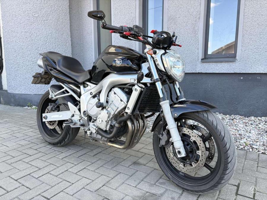 Black Yamaha FZ 6 2005 in Kaunas, with an engine capacity of 0.60 L and mileage of 64 thousand km for 1950 €, photo 1 on AUTOMOTO.COM.LV
