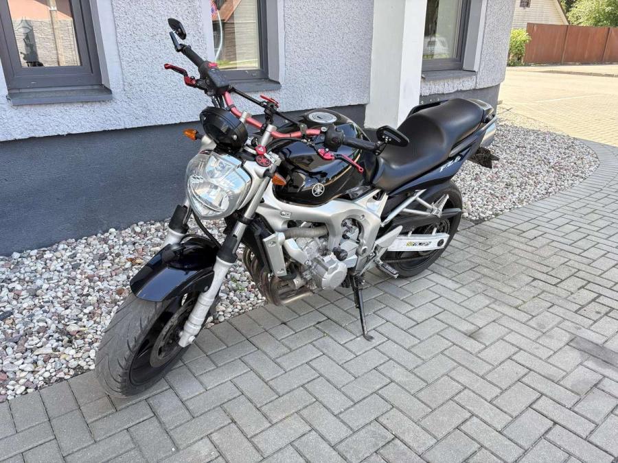 Black Yamaha FZ 6 2005 in Kaunas, with an engine capacity of 0.60 L and mileage of 64 thousand km for 1950 €, photo 7 on AUTOMOTO.COM.LV