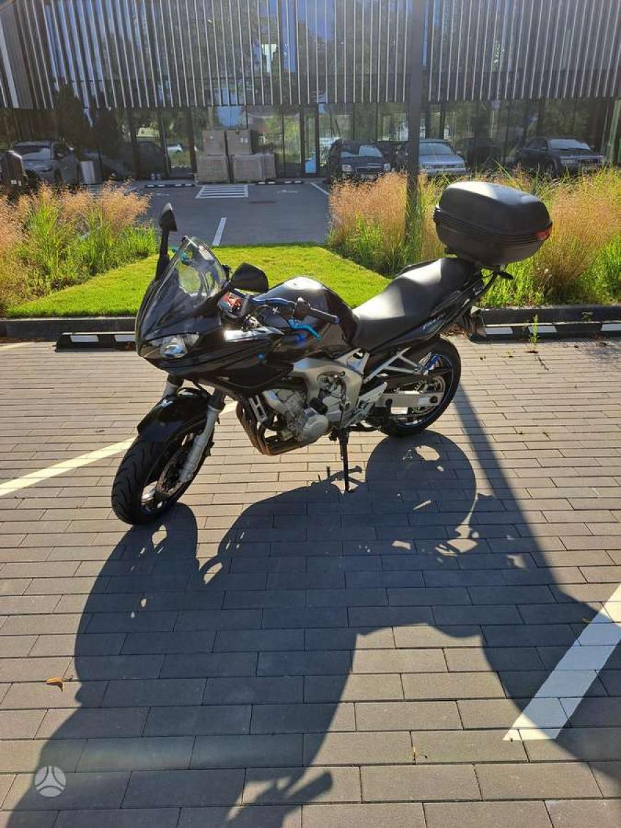 Melns Yamaha FZ 6 2005 Kauņa, ar dzinēja tilpumu 0.60 L un nobraukumu 49 tūkst. km par 2700 €, foto 4 vietnē AUTOMOTO.COM.LV
