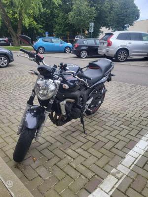 Black Yamaha FZ 6 2005 in Klaipeda, with an engine capacity of 0.60 L and mileage of 33 thousand km for 2600 €, photo 3 on AUTOMOTO.COM.LV