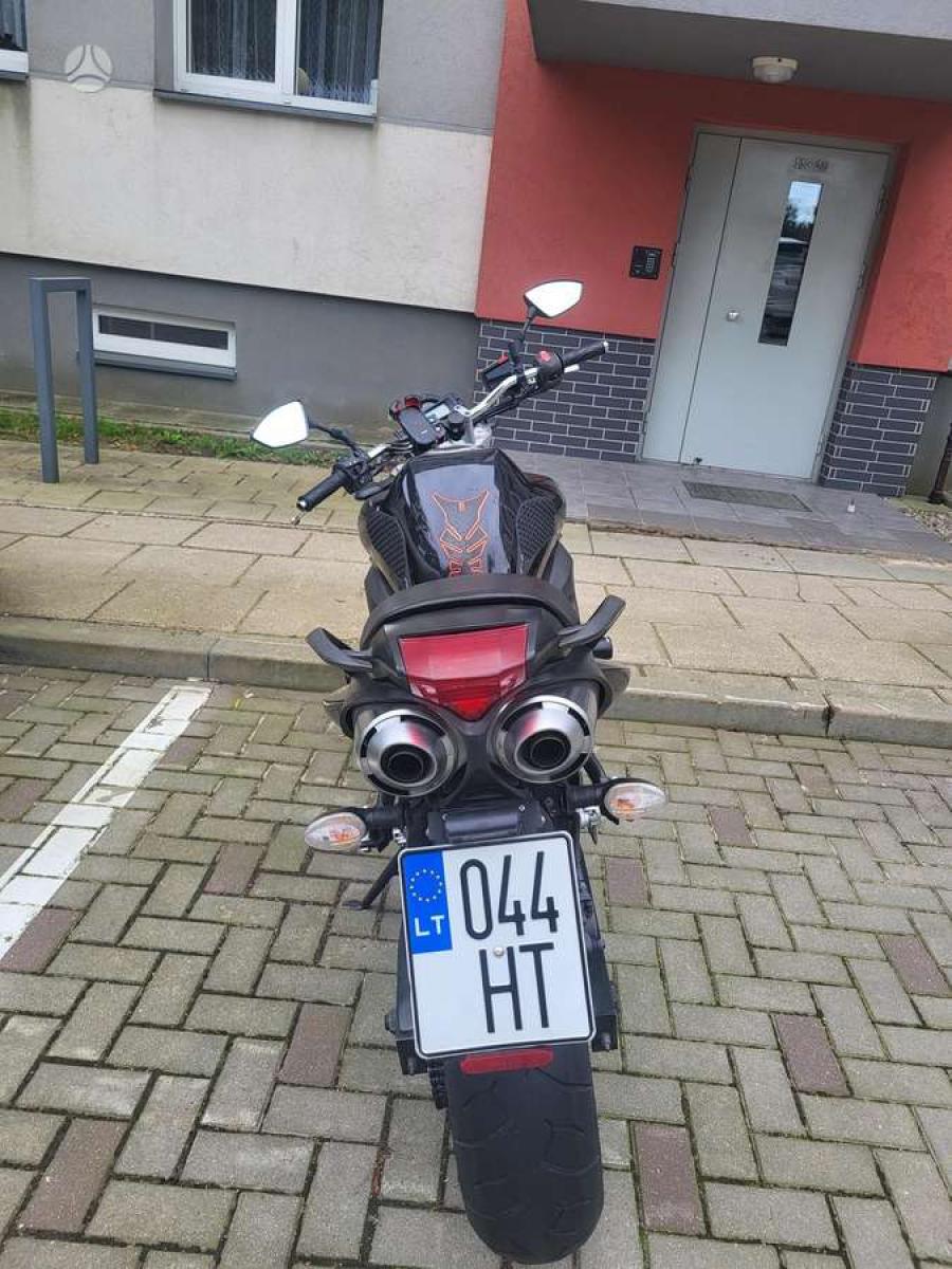 Black Yamaha FZ 6 2005 in Klaipeda, with an engine capacity of 0.60 L and mileage of 33 thousand km for 2600 €, photo 7 on AUTOMOTO.COM.LV