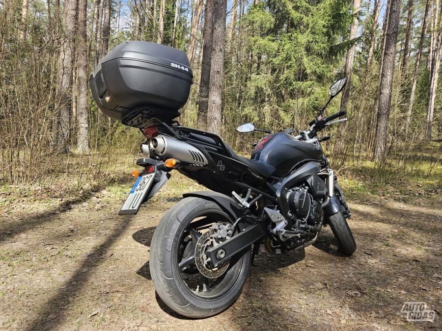 Black Yamaha FZ 6 2006 in Vilnius, with an engine capacity of 0.60 L and mileage of 42 thousand km for 3000 €, photo 3 on AUTOMOTO.COM.LV