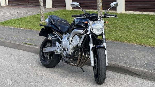 Melns Yamaha FZ 6 2006 Klaipėda, ar dzinēja tilpumu 0.60 L un nobraukumu 50 tūkst. km par 2150 €, foto 1 vietnē AUTOMOTO.COM.LV