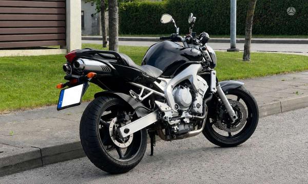 Melns Yamaha FZ 6 2006 Klaipėda, ar dzinēja tilpumu 0.60 L un nobraukumu 50 tūkst. km par 2150 €, foto 4 vietnē AUTOMOTO.COM.LV