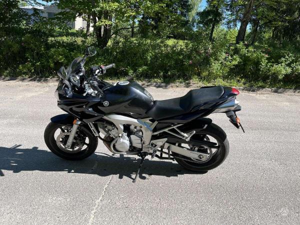 Melns Yamaha FZ 6 2006 Plungė, ar dzinēja tilpumu 0.60 L un nobraukumu 29 tūkst. km par 2450 €, foto 3 vietnē AUTOMOTO.COM.LV