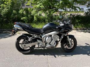 Black Yamaha FZ 6 2006 in Plunge, with an engine capacity of 0.60 L and mileage of 29 thousand km for 2450 €, photo 5 on AUTOMOTO.COM.LV