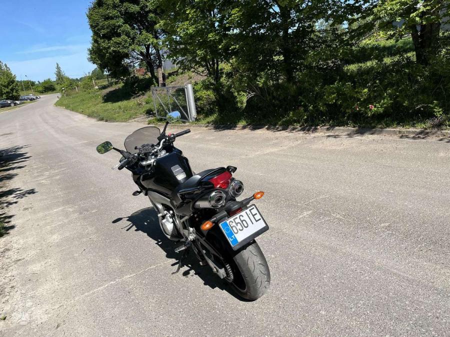 Black Yamaha FZ 6 2006 in Plunge, with an engine capacity of 0.60 L and mileage of 29 thousand km for 2450 €, photo 6 on AUTOMOTO.COM.LV