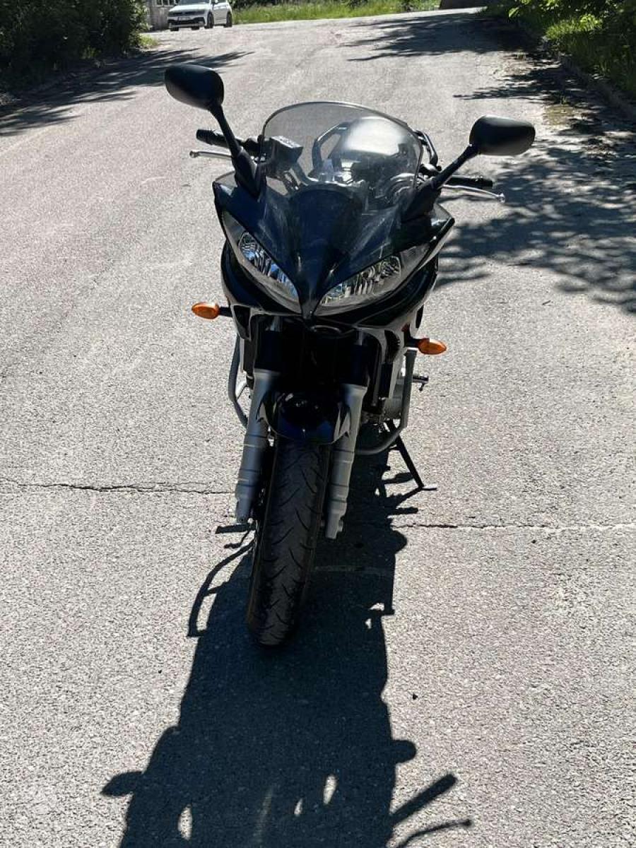 Black Yamaha FZ 6 2006 in Plunge, with an engine capacity of 0.60 L and mileage of 29 thousand km for 2450 €, photo 7 on AUTOMOTO.COM.LV