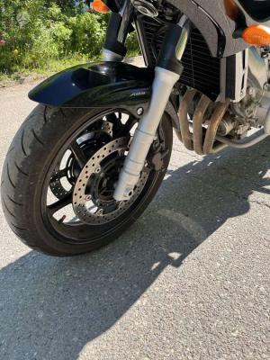 Black Yamaha FZ 6 2006 in Plunge, with an engine capacity of 0.60 L and mileage of 29 thousand km for 2450 €, photo 17 on AUTOMOTO.COM.LV