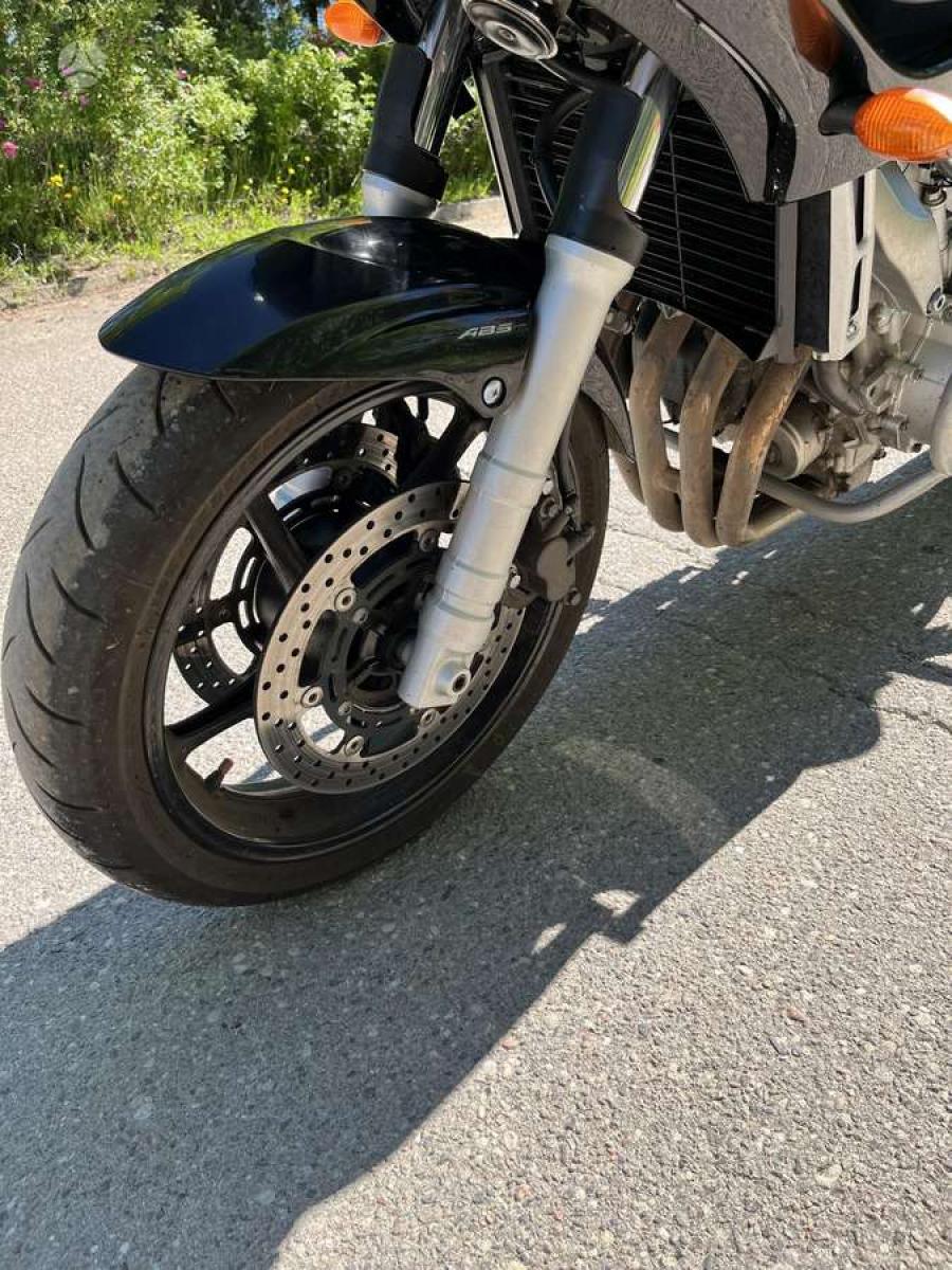 Black Yamaha FZ 6 2006 in Plunge, with an engine capacity of 0.60 L and mileage of 29 thousand km for 2450 €, photo 17 on AUTOMOTO.COM.LV