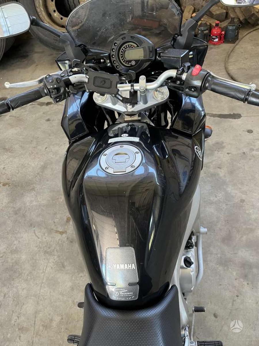 Black Yamaha FZ 6 2006 in Plunge, with an engine capacity of 0.60 L and mileage of 29 thousand km for 2450 €, photo 19 on AUTOMOTO.COM.LV
