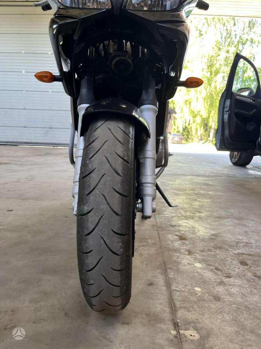 Black Yamaha FZ 6 2006 in Plunge, with an engine capacity of 0.60 L and mileage of 29 thousand km for 2450 €, photo 22 on AUTOMOTO.COM.LV