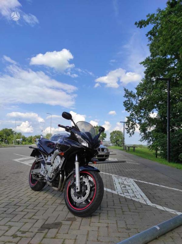 Black Yamaha FZ 6 2006 in Moletai, with an engine capacity of 0.60 L and mileage of 48 thousand km for 2450 €, photo 1 on AUTOMOTO.COM.LV