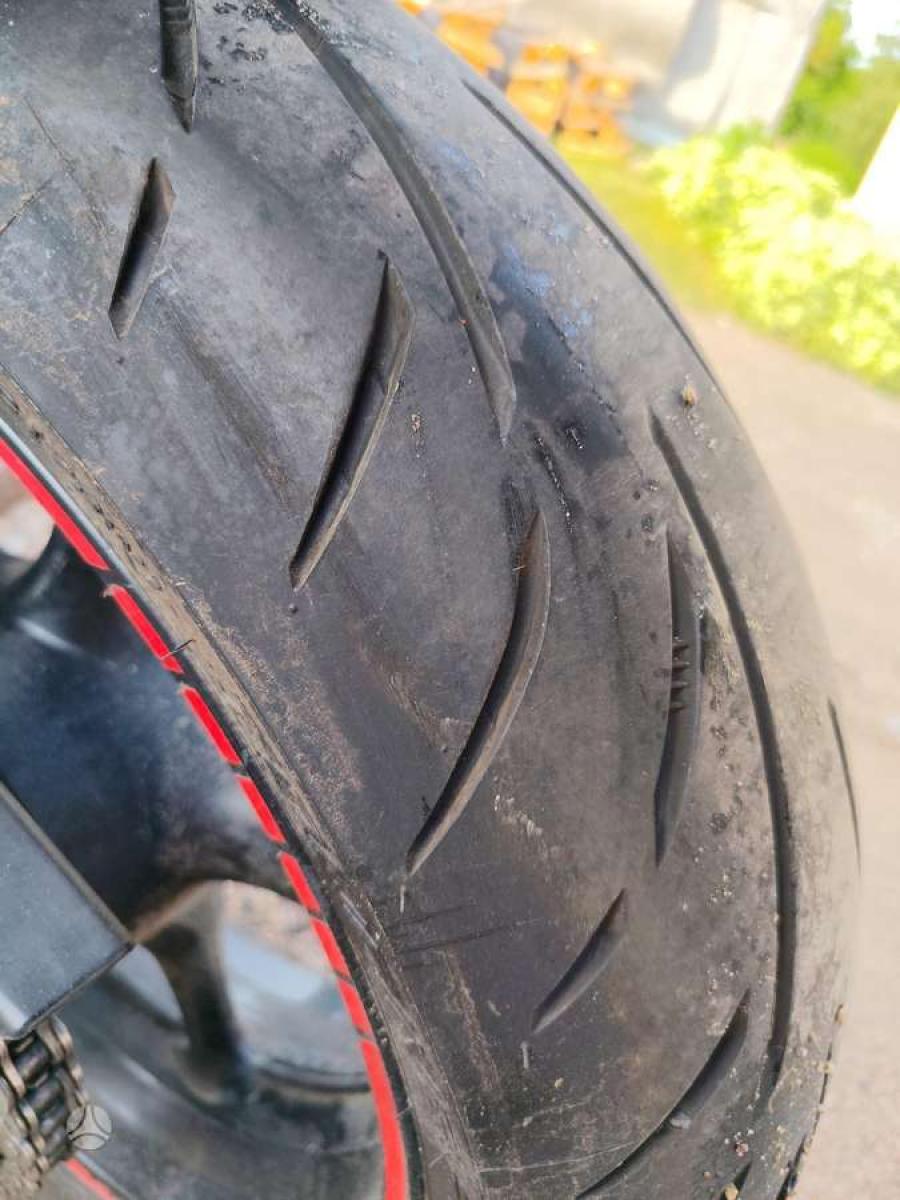 Black Yamaha FZ 6 2006 in Moletai, with an engine capacity of 0.60 L and mileage of 48 thousand km for 2450 €, photo 9 on AUTOMOTO.COM.LV