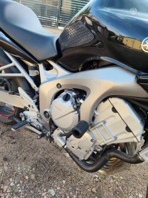 Black Yamaha FZ 6 2006 in Moletai, with an engine capacity of 0.60 L and mileage of 48 thousand km for 2450 €, photo 13 on AUTOMOTO.COM.LV
