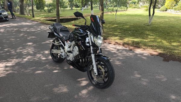 Black Yamaha FZ 6 2006 in Vilnius, with an engine capacity of 0.60 L and mileage of 63 thousand km for 2800 €, photo 1 on AUTOMOTO.COM.LV