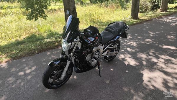Black Yamaha FZ 6 2006 in Vilnius, with an engine capacity of 0.60 L and mileage of 63 thousand km for 2800 €, photo 2 on AUTOMOTO.COM.LV