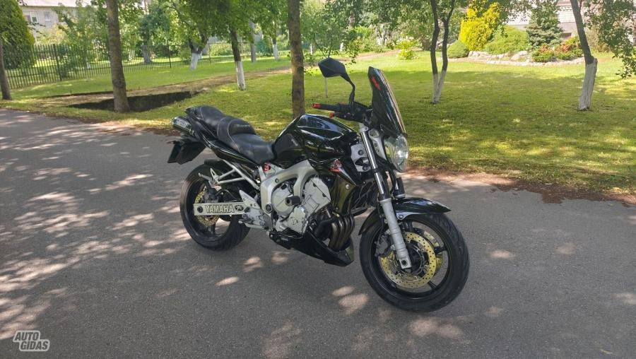 Black Yamaha FZ 6 2006 in Vilnius, with an engine capacity of 0.60 L and mileage of 63 thousand km for 2800 €, photo 4 on AUTOMOTO.COM.LV