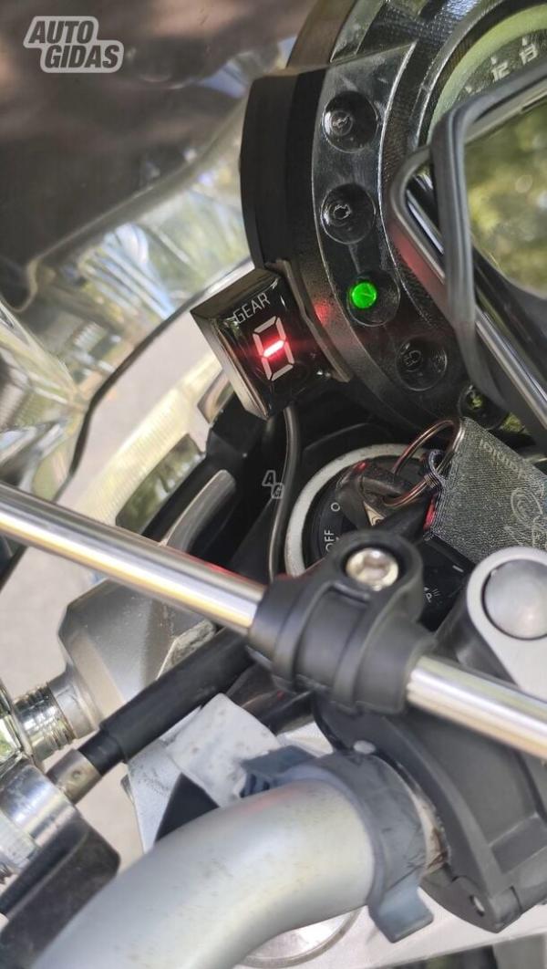Black Yamaha FZ 6 2006 in Vilnius, with an engine capacity of 0.60 L and mileage of 63 thousand km for 2800 €, photo 9 on AUTOMOTO.COM.LV