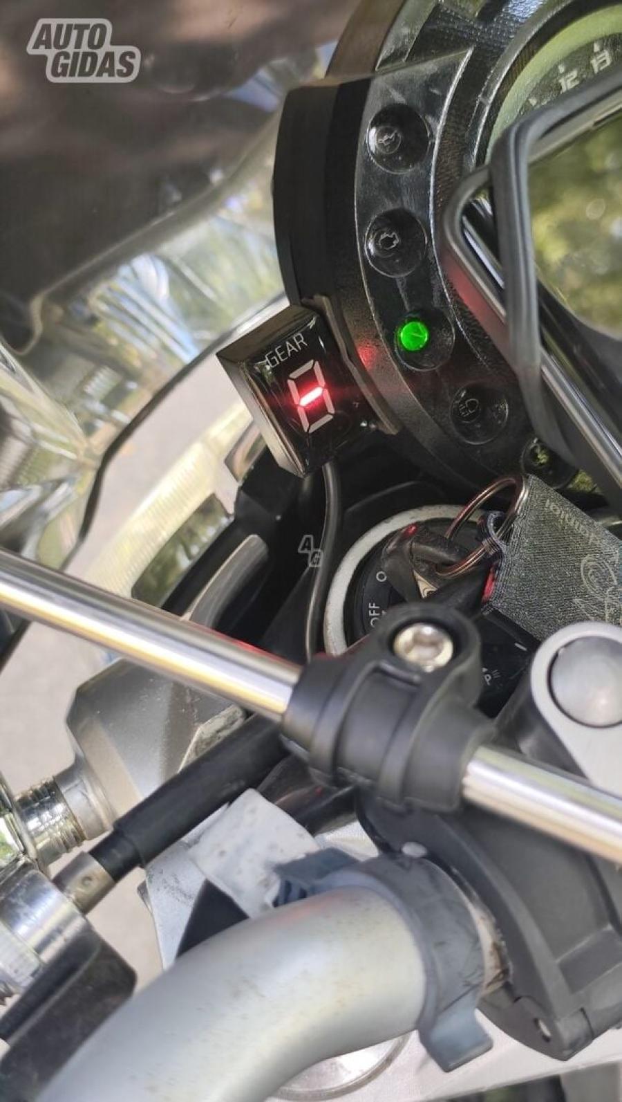 Black Yamaha FZ 6 2006 in Vilnius, with an engine capacity of 0.60 L and mileage of 63 thousand km for 2800 €, photo 10 on AUTOMOTO.COM.LV